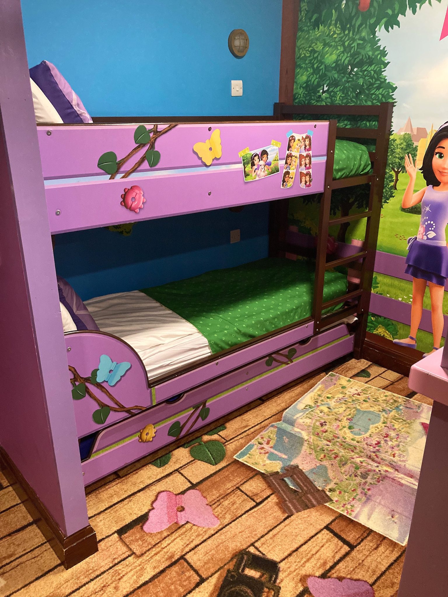 LEGO Friends Room Review - LEGOLAND Resort Hotel 2026 - Suzi Lewiz