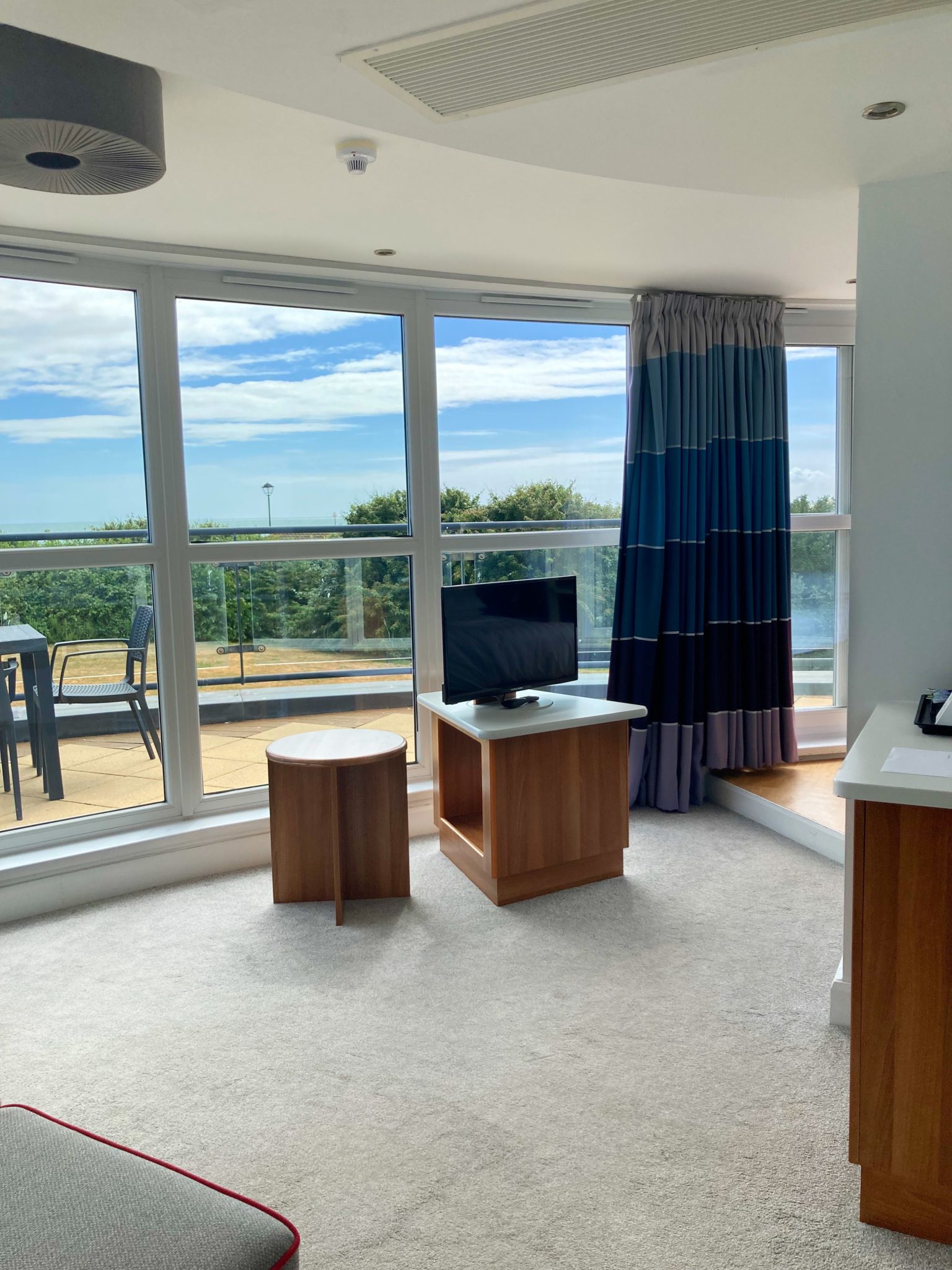 Butlin's Shoreline Hotel Nelson Stateroom Review - Suzi Lewiz